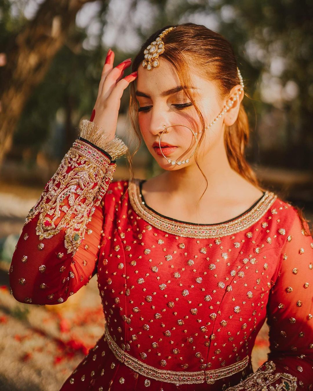 Dananeer Mobeen Is A Vision In Her Latest Bridal Shoot | Reviewit.pk