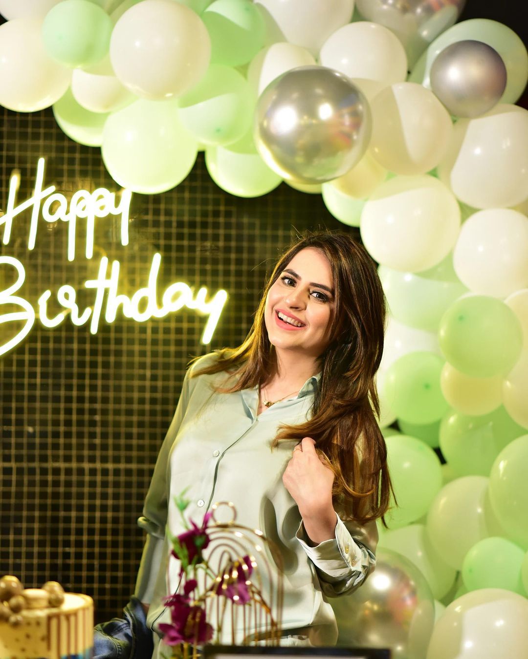 Fatima Effendi Celebrates Birthday With Family | Reviewit.pk