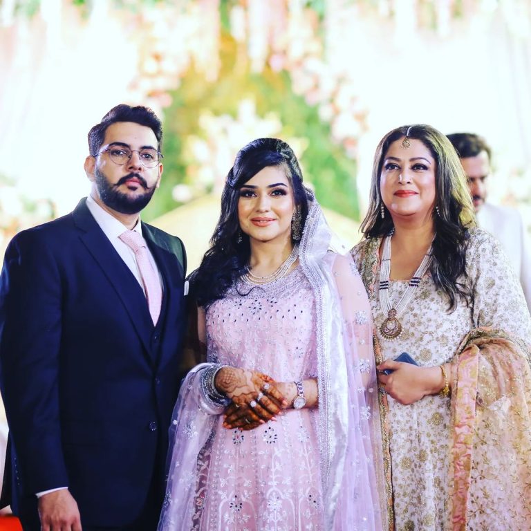 Fazila Qazi and Qaisar Khan Nizamani Son HD Nikkah Pictures | Reviewit.pk