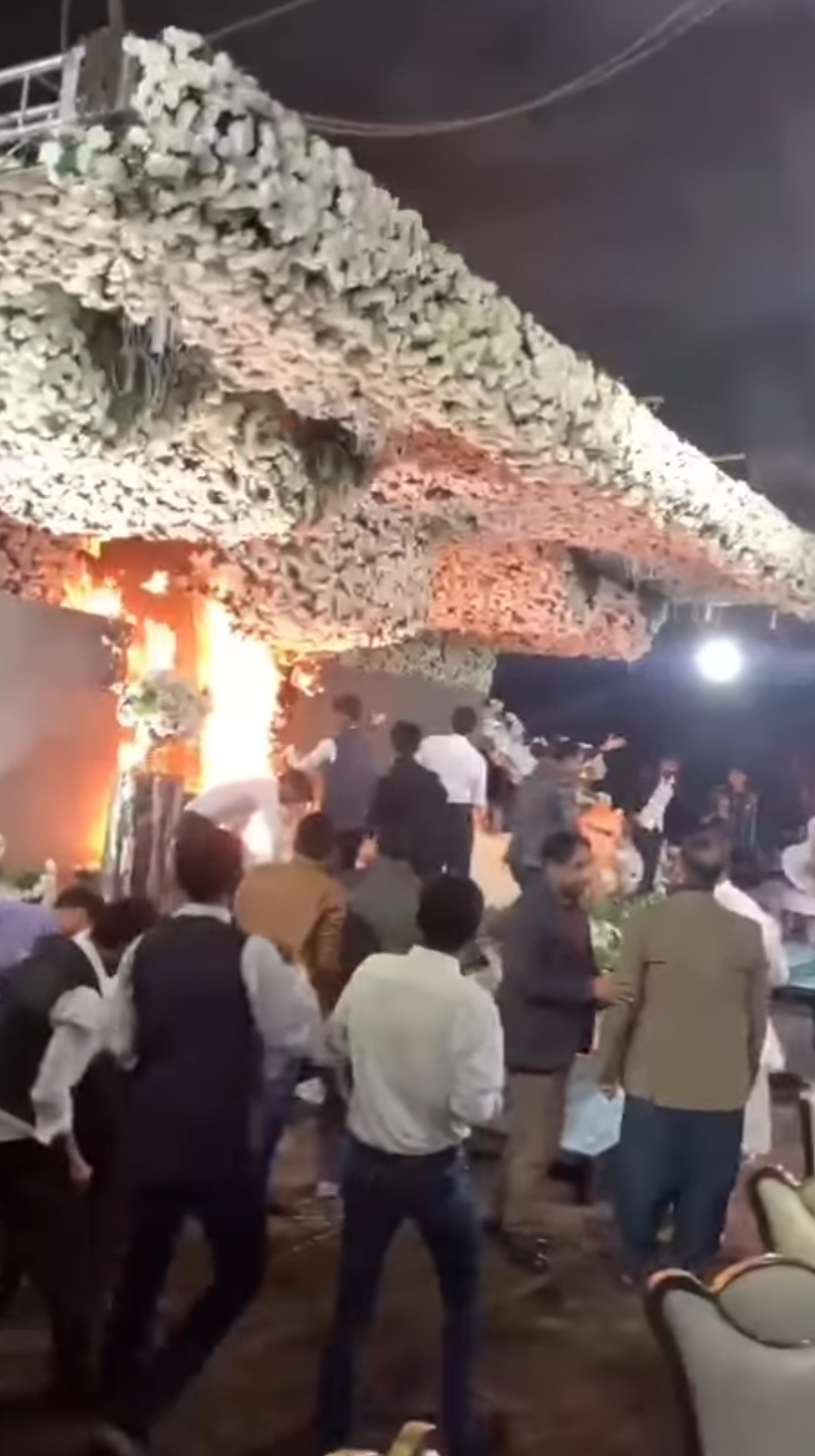The Stage Caught Fire In Wedding Function - Public Reaction | Reviewit.pk