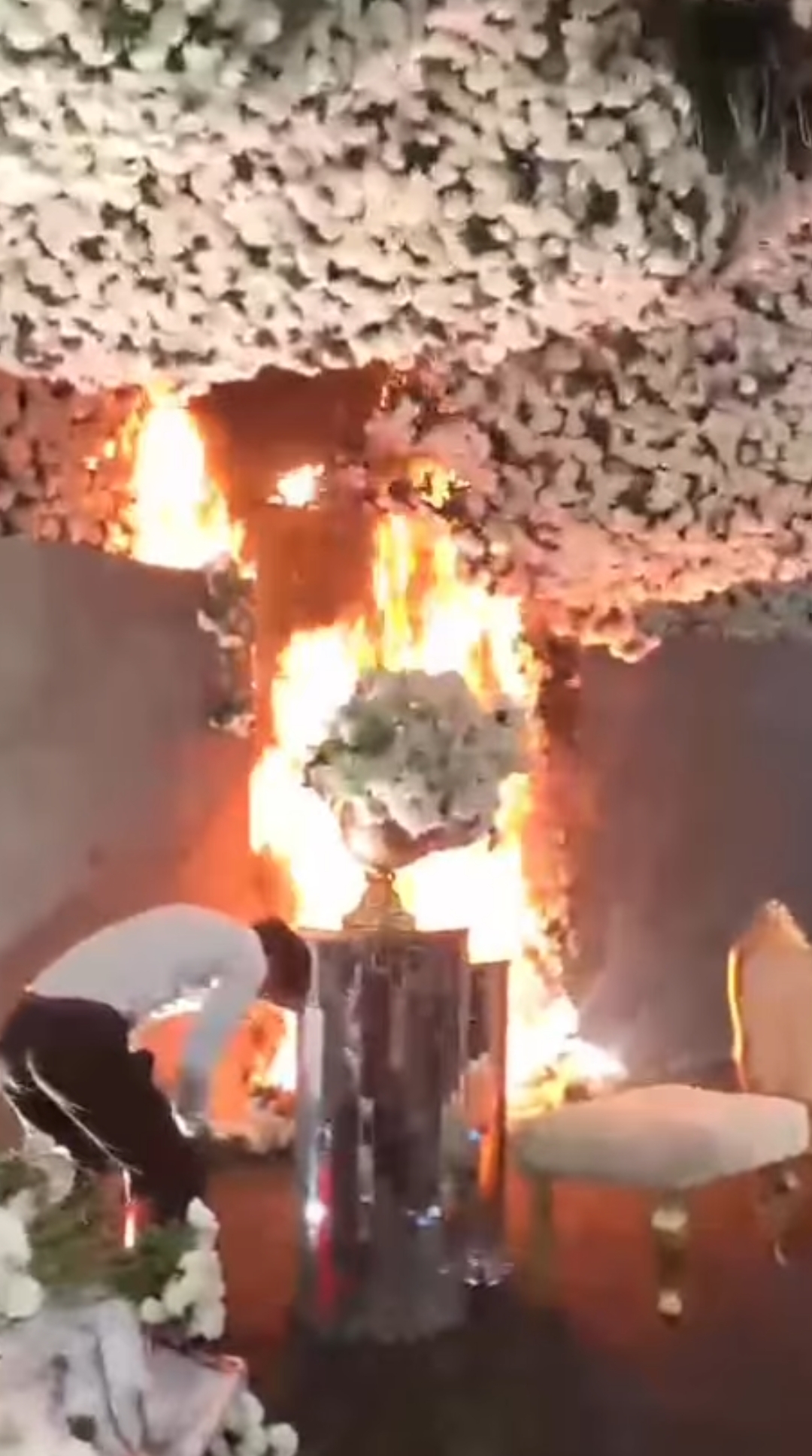 The Stage Caught Fire In Wedding Function - Public Reaction | Reviewit.pk