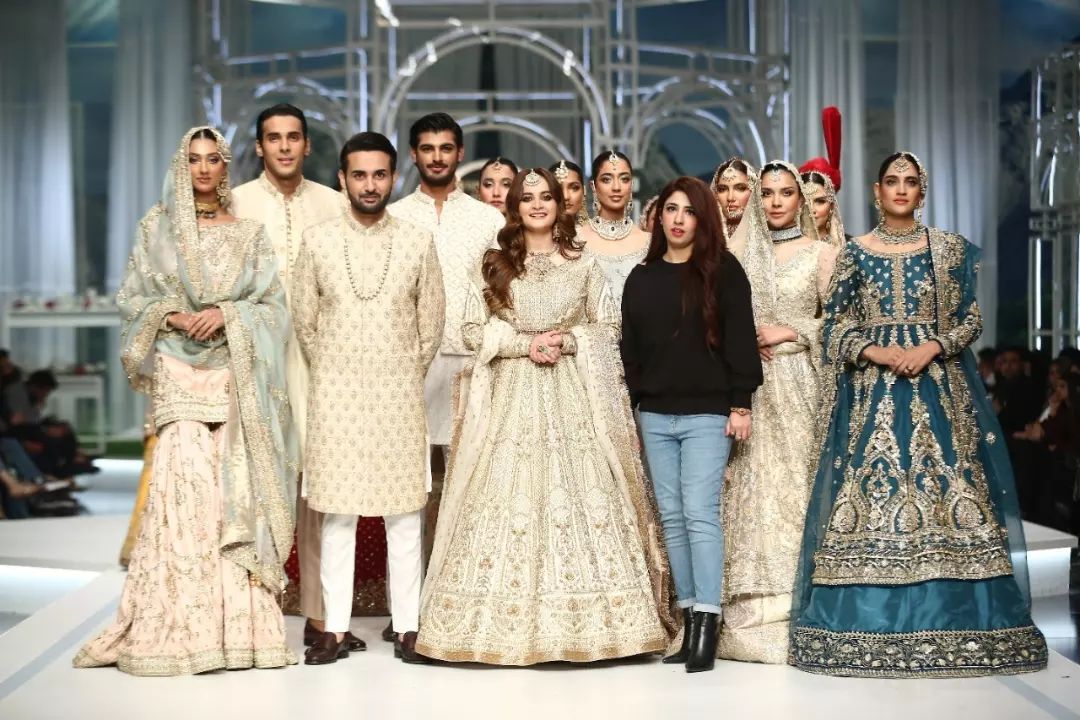 Aiman Khan and Affan Waheed Walked the Ramp for Maha Wajahat - Pictures ...