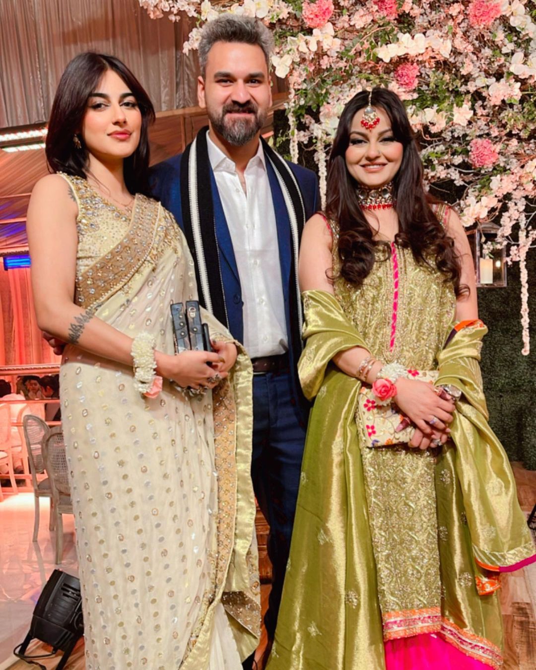 Juvaria Abbasi New Pictures With Daughter from Friend's Wedding | Reviewit.pk