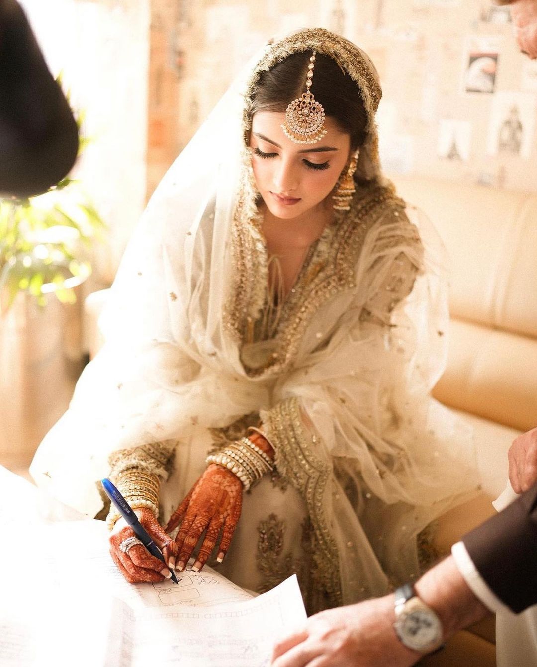 Haris Rauf And Muzna Masood Malik Romantic Nikkah Photoshoot | Reviewit.pk