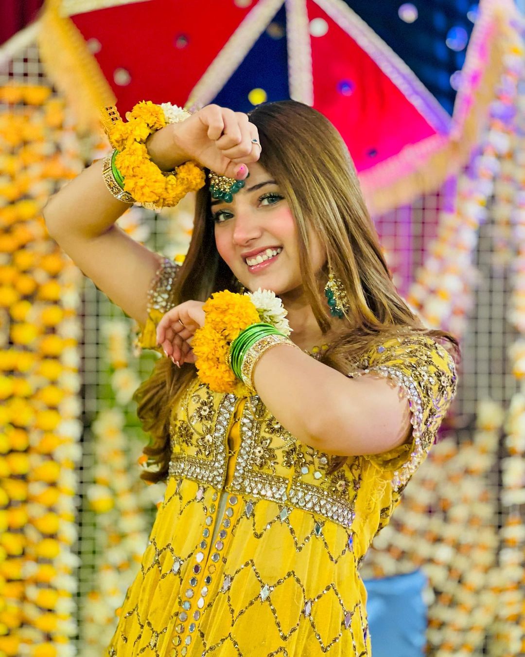 Rabeeca Khan Surprises Parents On 20th Wedding Anniversary With Mayun ...