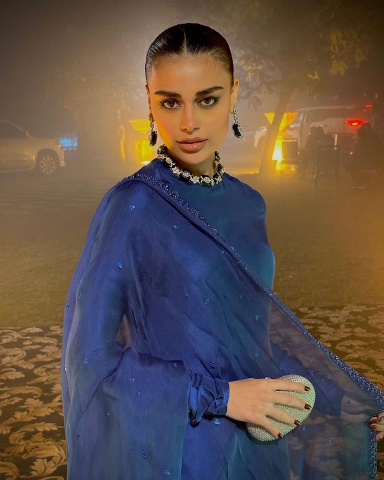 Sadaf & Shahroze New Pictures From Lahore Family Trip | Reviewit.pk