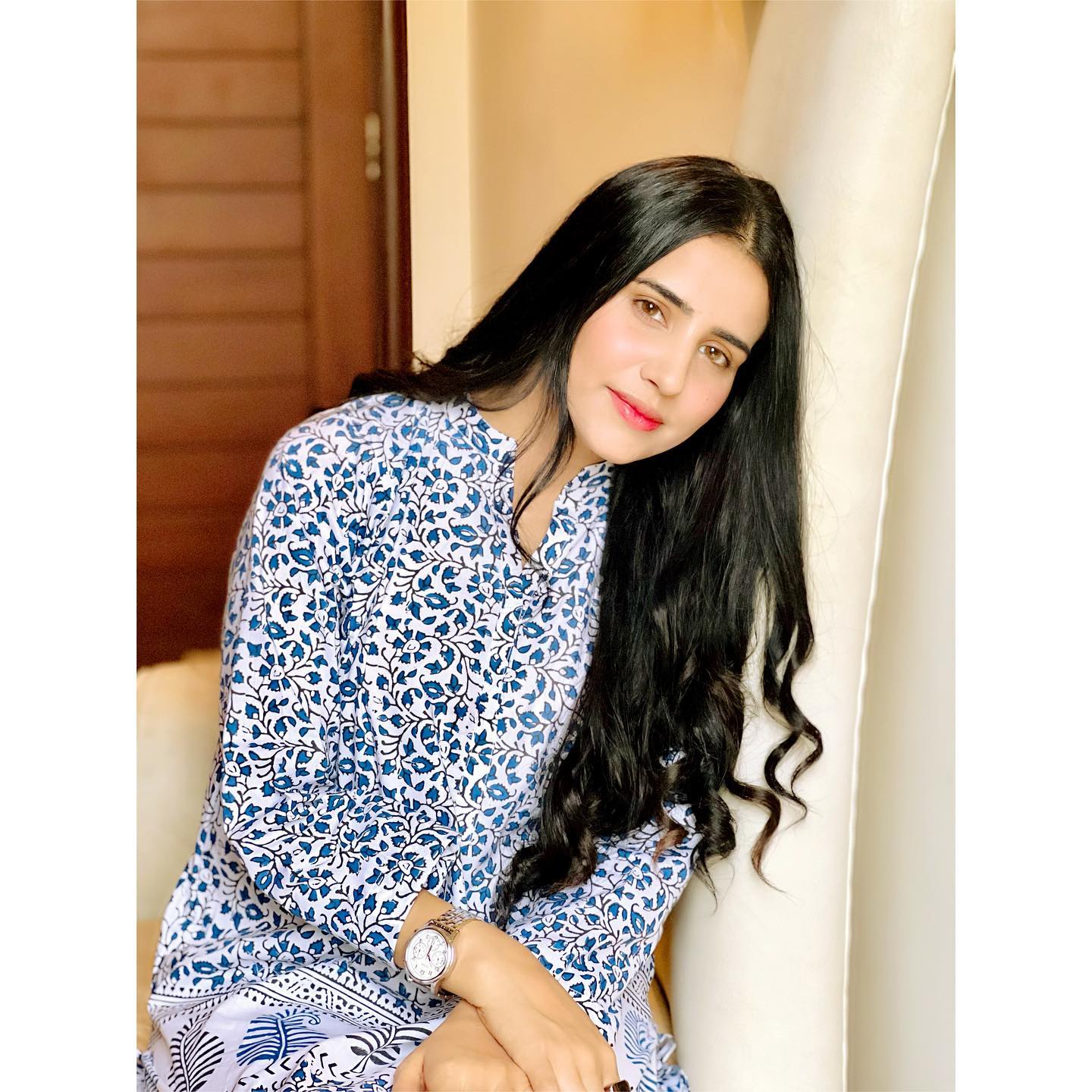 Saniya Shamshad Celebrates Christmas With Her Family | Reviewit.pk