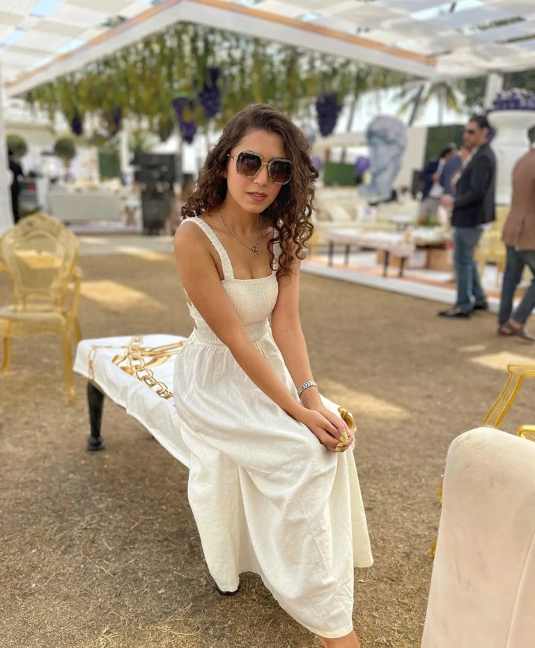 Mere Humsafar Fame Hira Umer New Reel and Pictures | Reviewit.pk