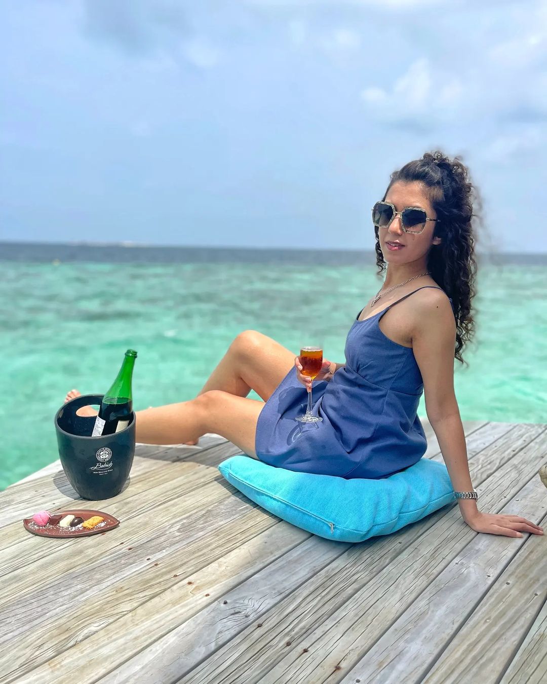 Mere Humsafar Fame Hira Umer Beautiful Pictures from Maldives & Sri ...