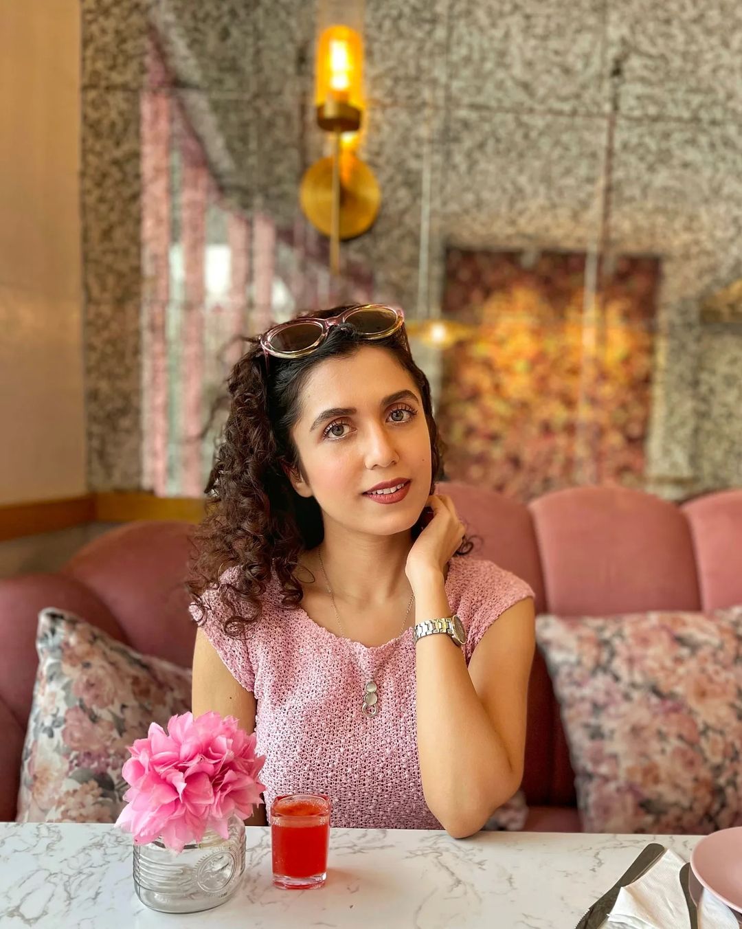 Mere Humsafar Fame Hira Umer Beautiful Pictures from Maldives & Sri ...