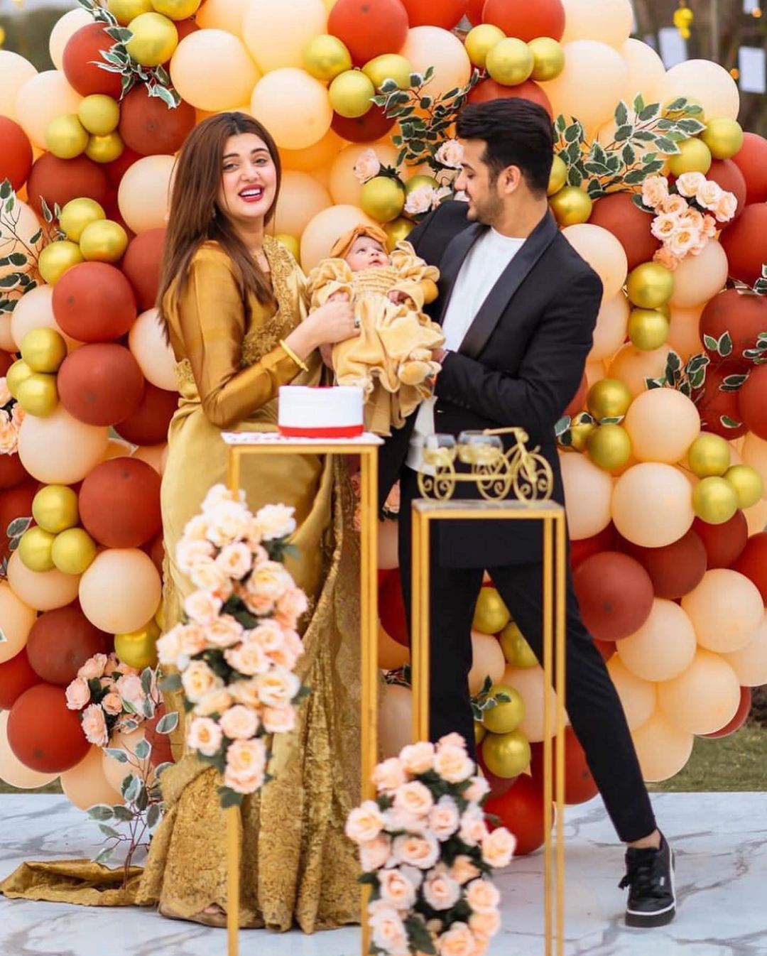 Kanwal and Zulqarnain New Pictures & Reels With Daughter | Reviewit.pk