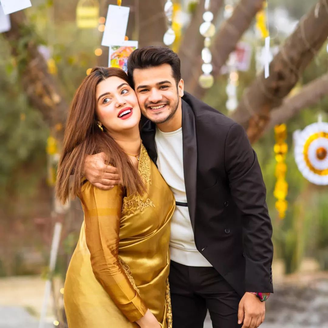 Kanwal Aftab and Zulqarnain Sikandar Share Their Love Journey | Reviewit.pk