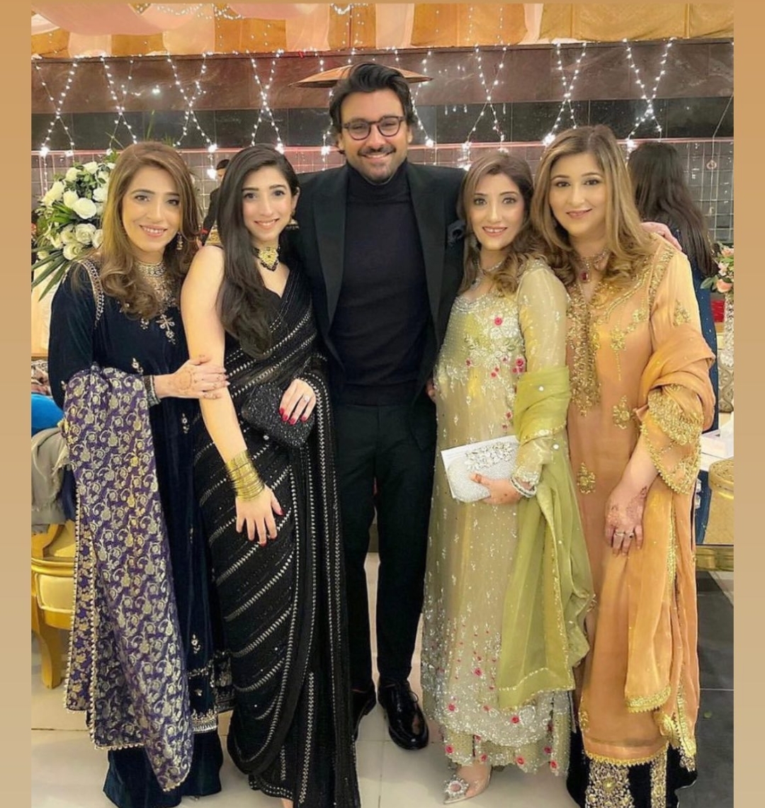 Mariyam Nafees Beautiful Unseen Pictures With Husband | Reviewit.pk