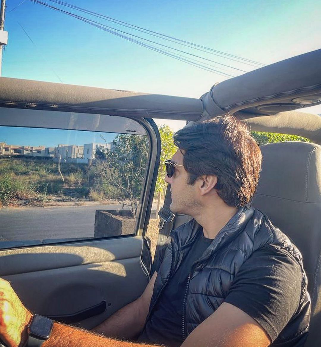 Minal Khan & Ahsan Mohsin Ikram New Pictures With Family | Reviewit.pk