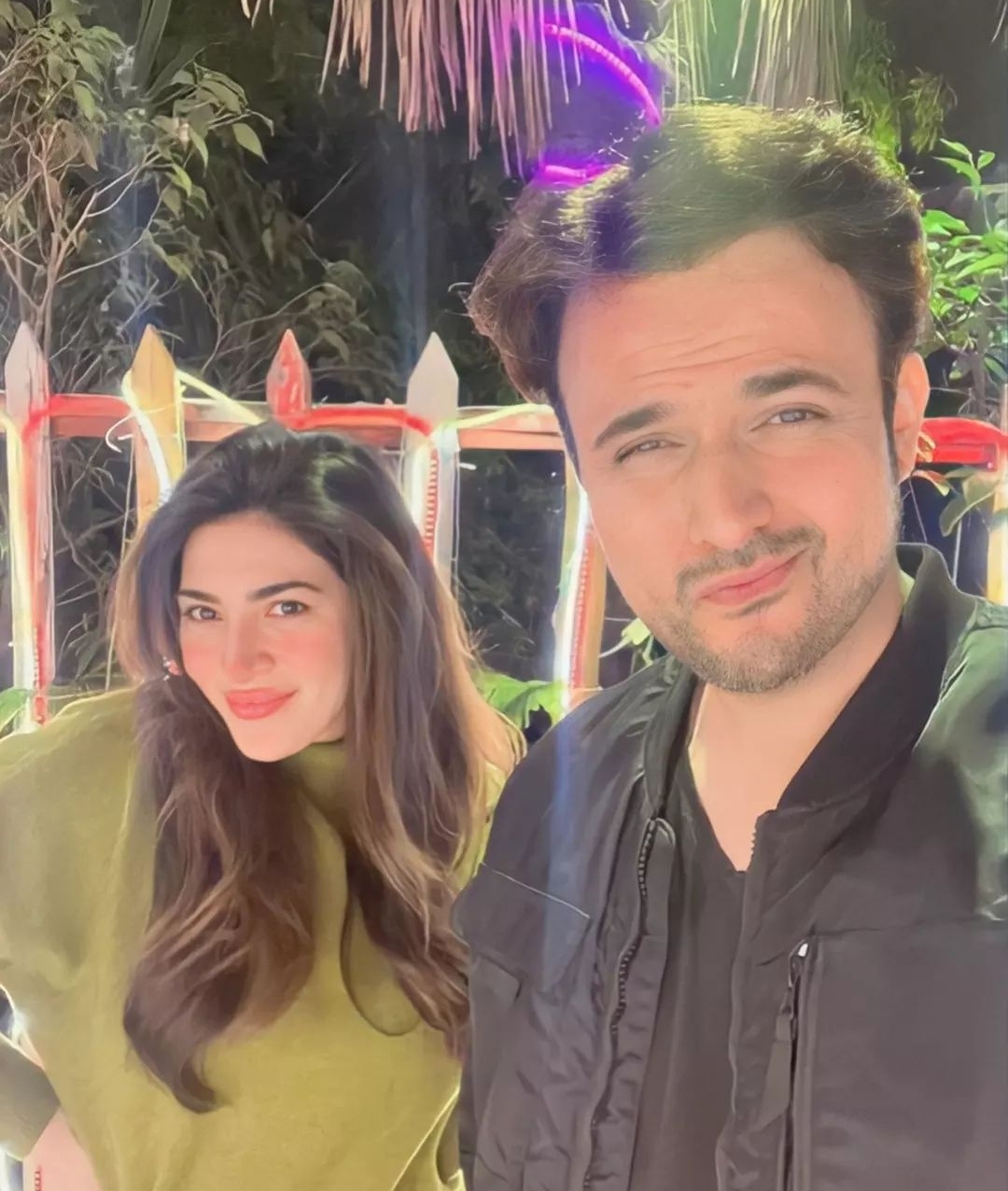 Naimal Khawar Khan New Clicks with Husband & Friends | Reviewit.pk