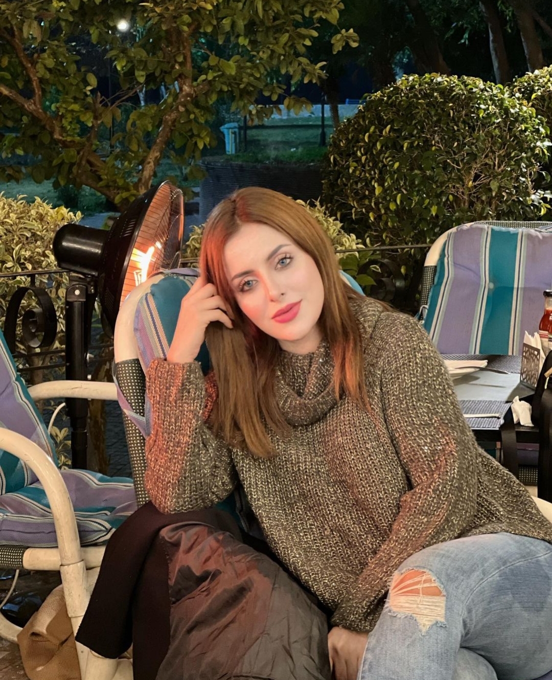 Siyani Fame Actor Nida Khan Gorgeous Pictures | Reviewit.pk