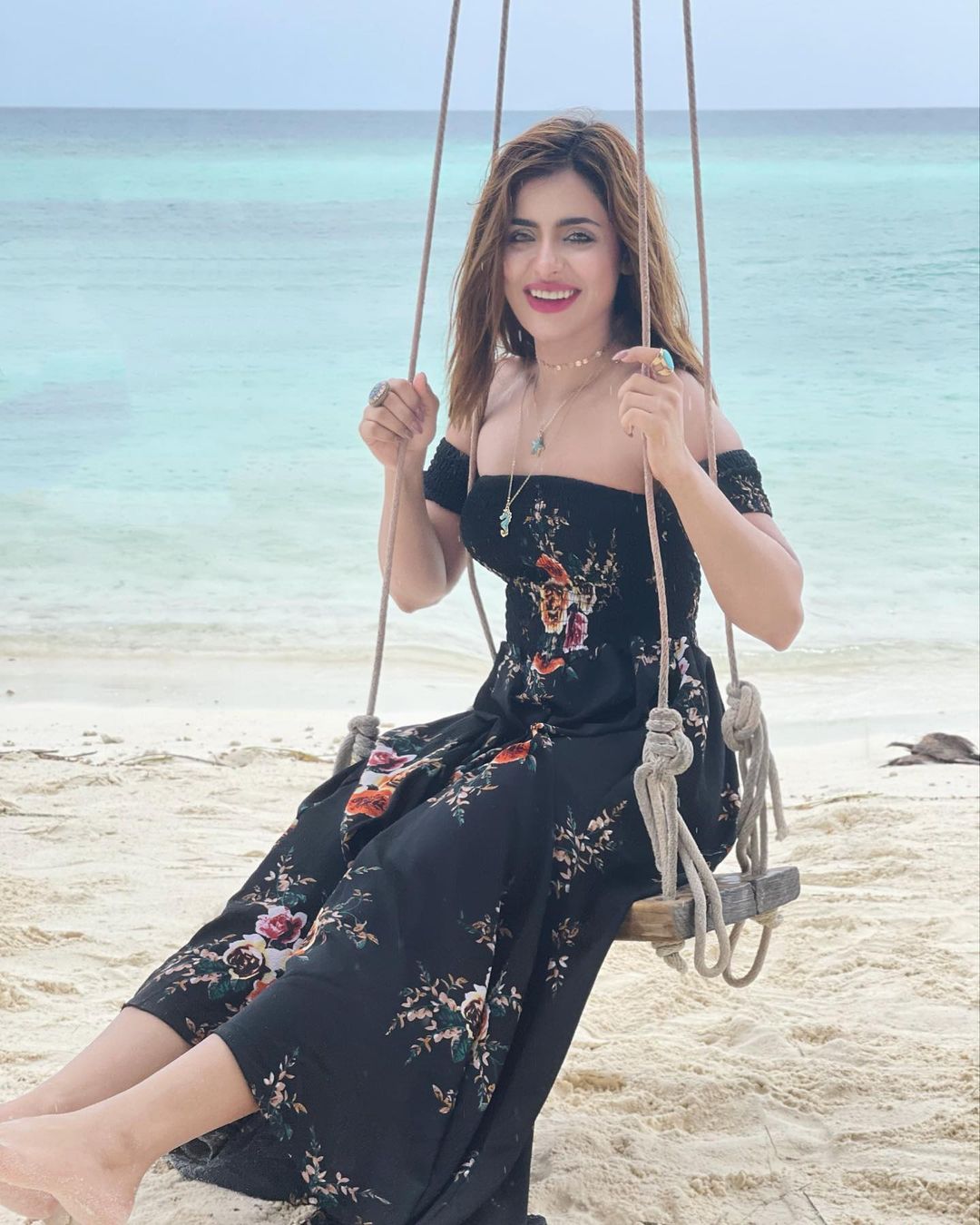 Siyani Fame Actor Nida Khan Gorgeous Pictures | Reviewit.pk