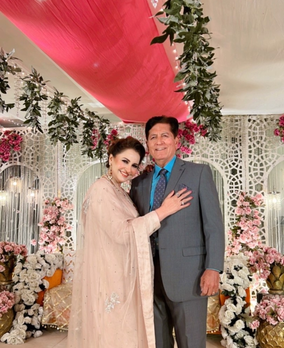 Arsalan Faisal's Gorgeous Pictures with Fiancée | Reviewit.pk