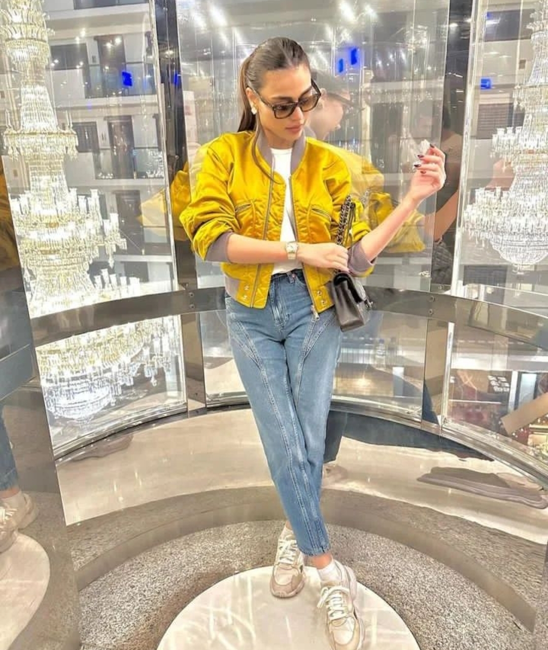 Sadaf Kanwal and Shahroz Sabzwari New Family Pictures | Reviewit.pk