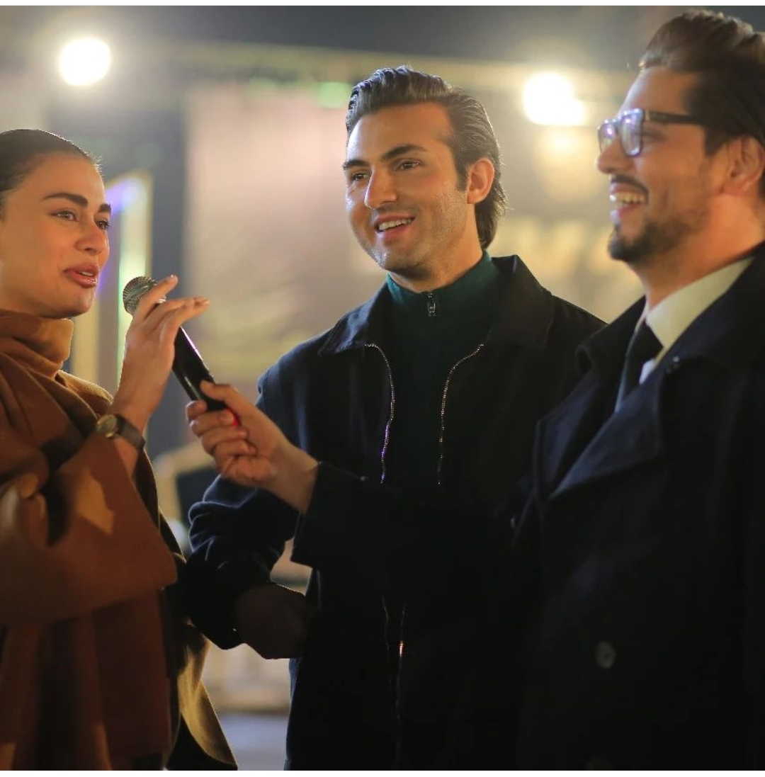 Sadaf Kanwal and Shahroz Sabzwari New Family Pictures | Reviewit.pk