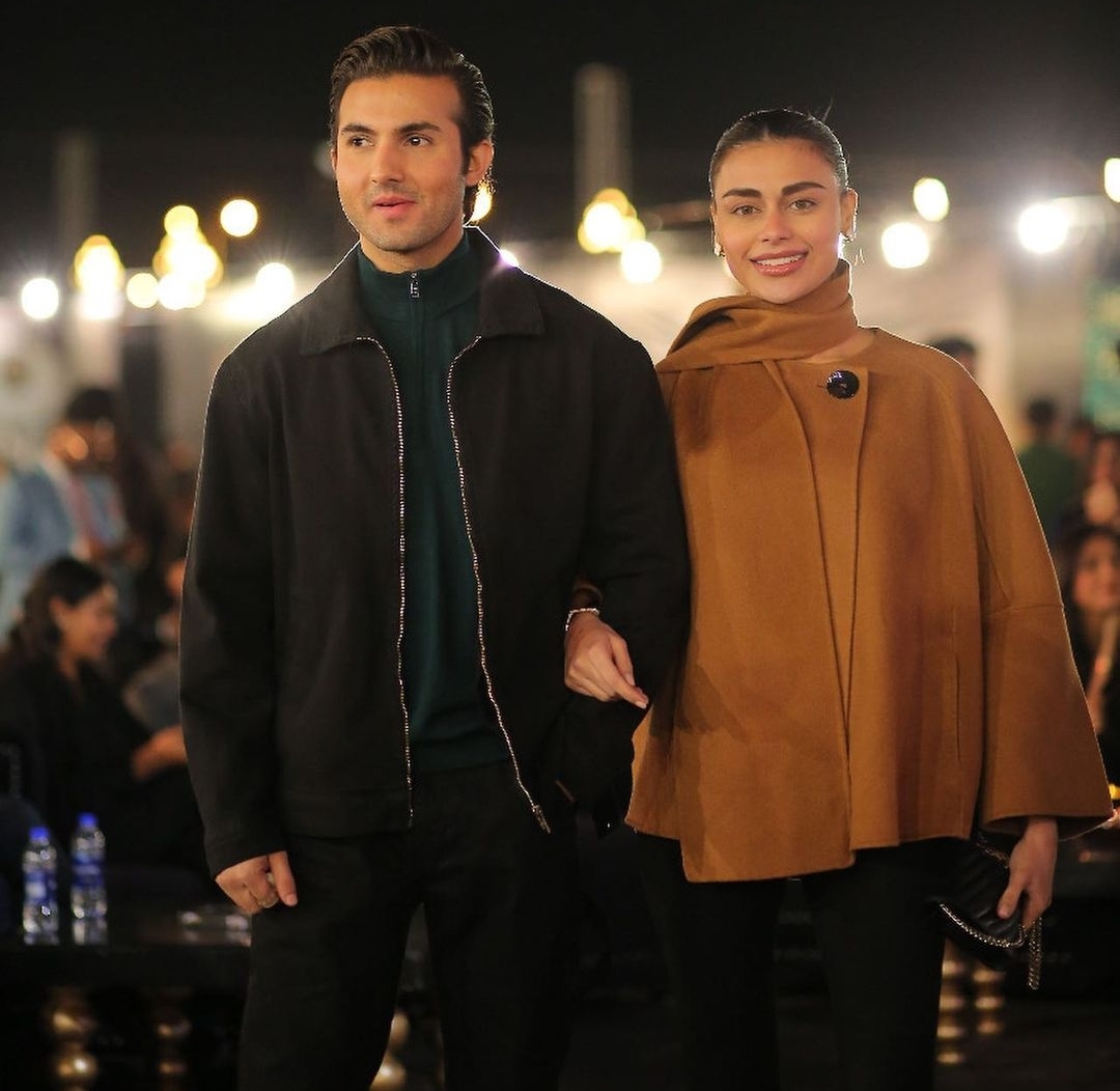 Sadaf Kanwal and Shahroz Sabzwari New Family Pictures | Reviewit.pk