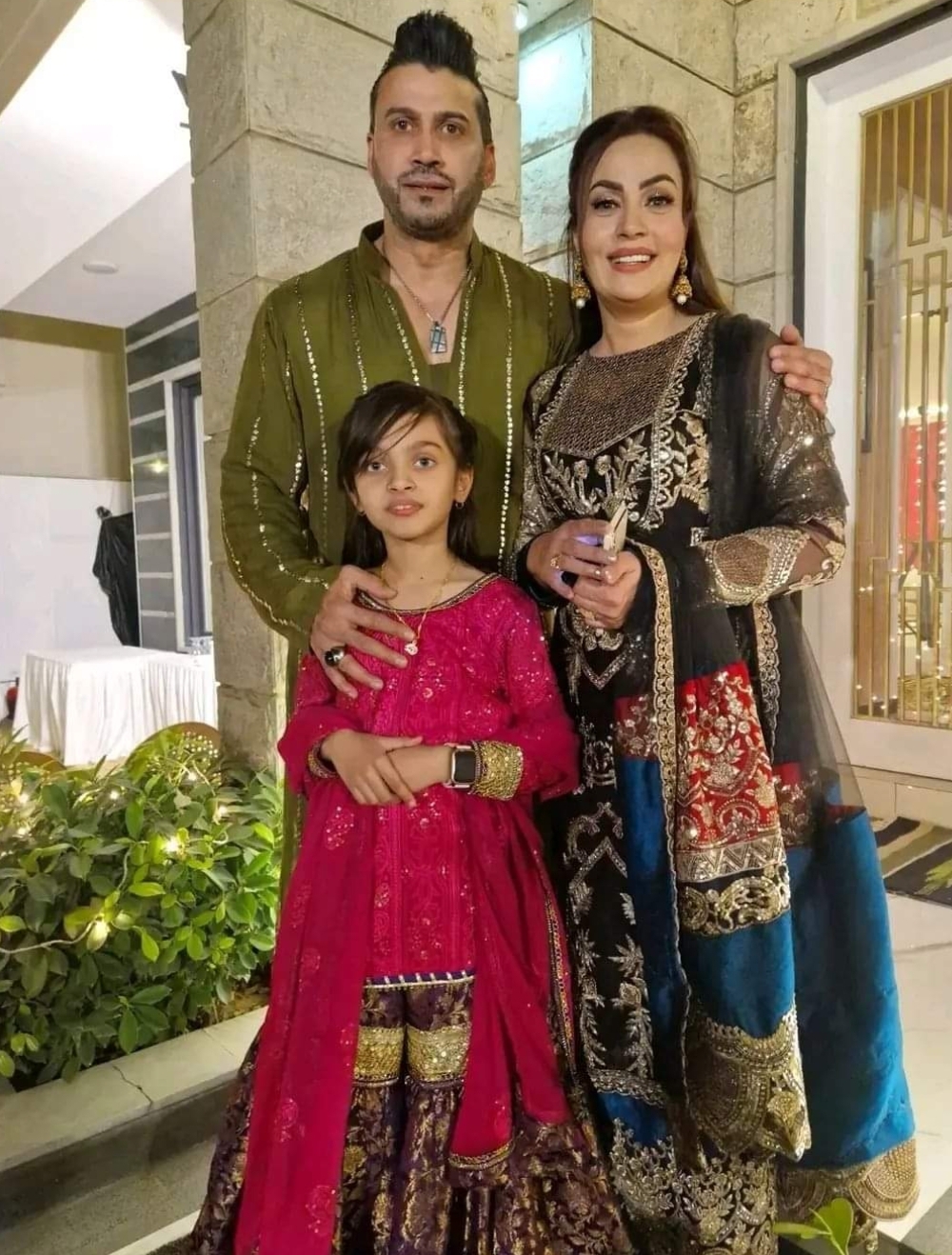 Sadia Imam New Family Pictures from Wedding | Reviewit.pk