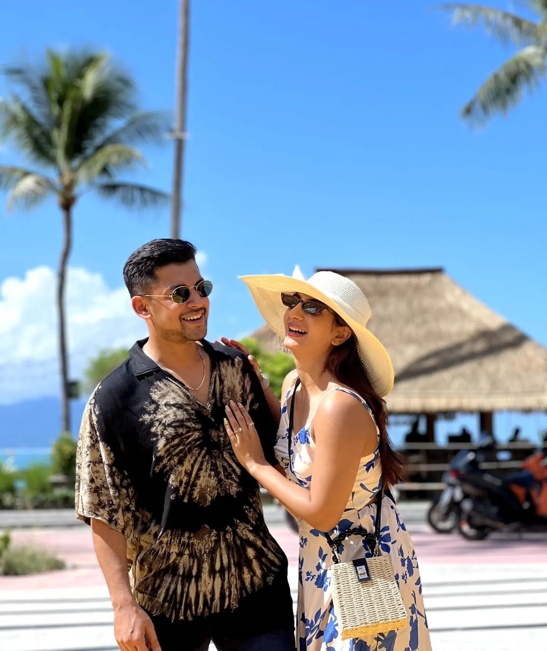 Actress Mariam Ansari Pictures with Her Husband | Reviewit.pk