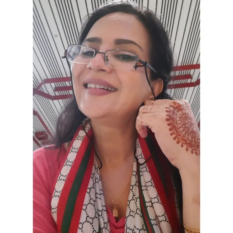 Actress Munazzah Arif Looks Beautiful At Her Son's Wedding | Reviewit.pk