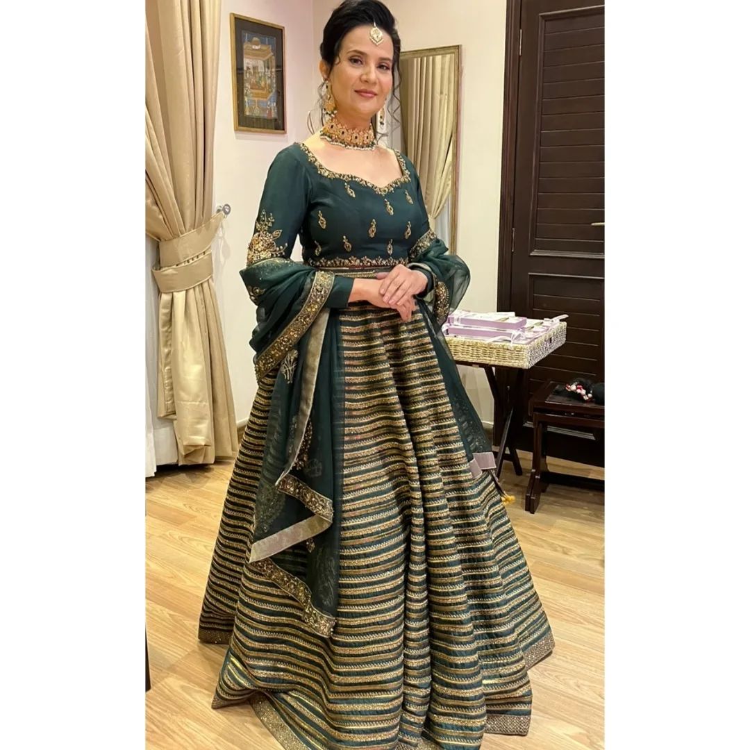 Actress Munazzah Arif Looks Beautiful At Her Son's Wedding | Reviewit.pk