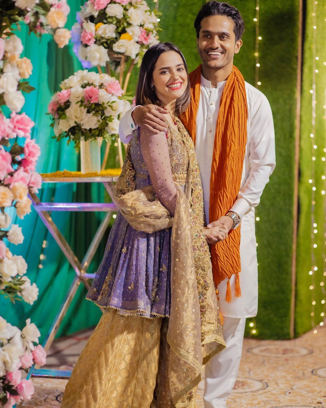 Rabya Kulsoom And Husband Beautiful Dance At A Wedding | Reviewit.pk