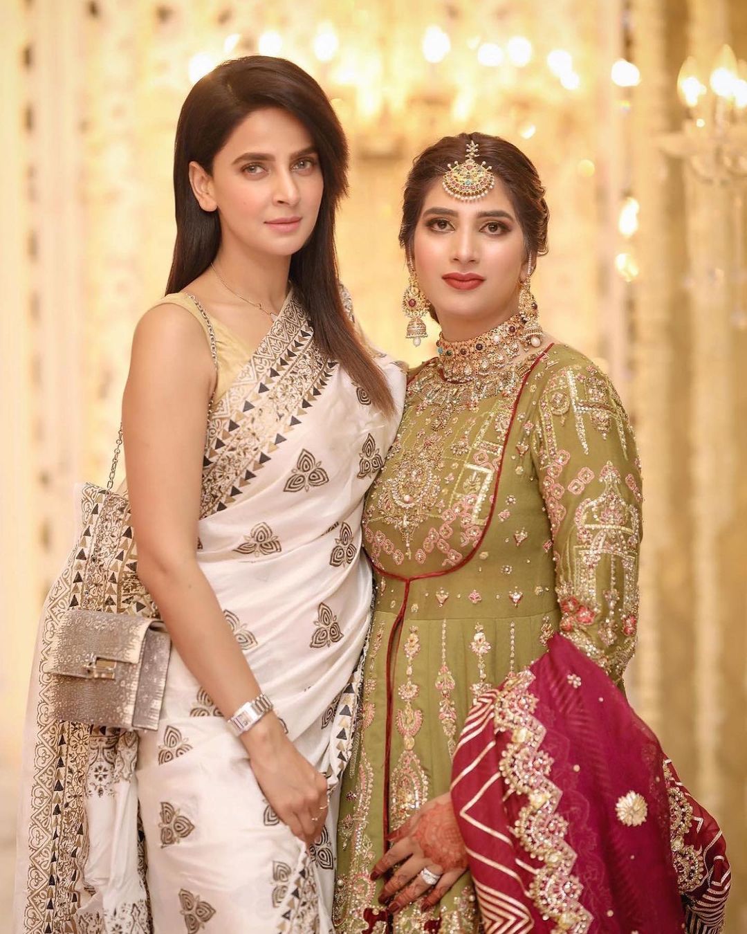 Saba Qamar Looks Amazing At Her Friend's Wedding | Reviewit.pk