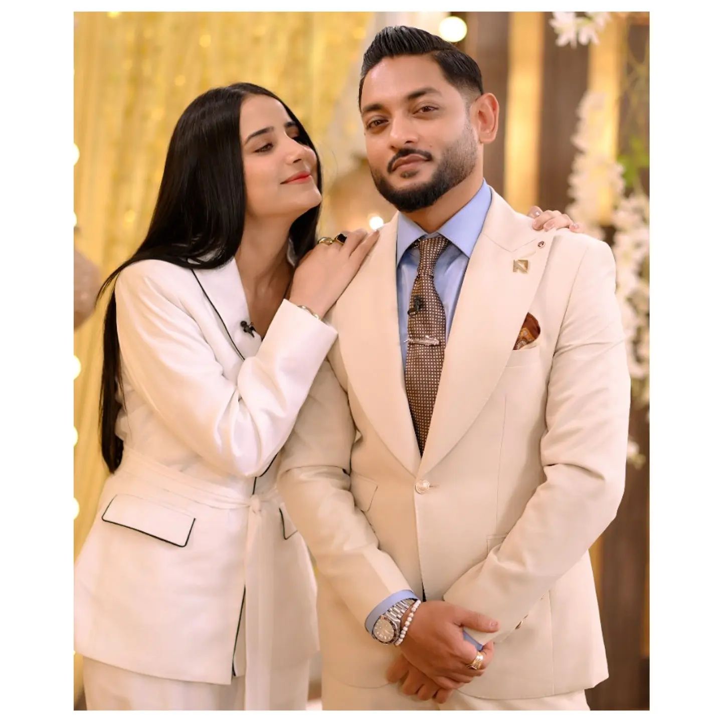 Saniya Shamshad Celebrates New Year With Her Family | Reviewit.pk
