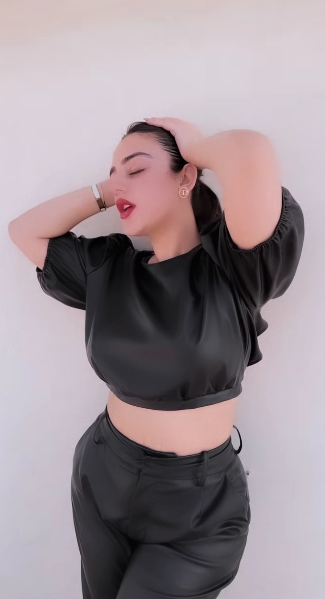 Gorgeous Pictures & Reels of Shanzay From Drama Serial Samjhota | Reviewit.pk