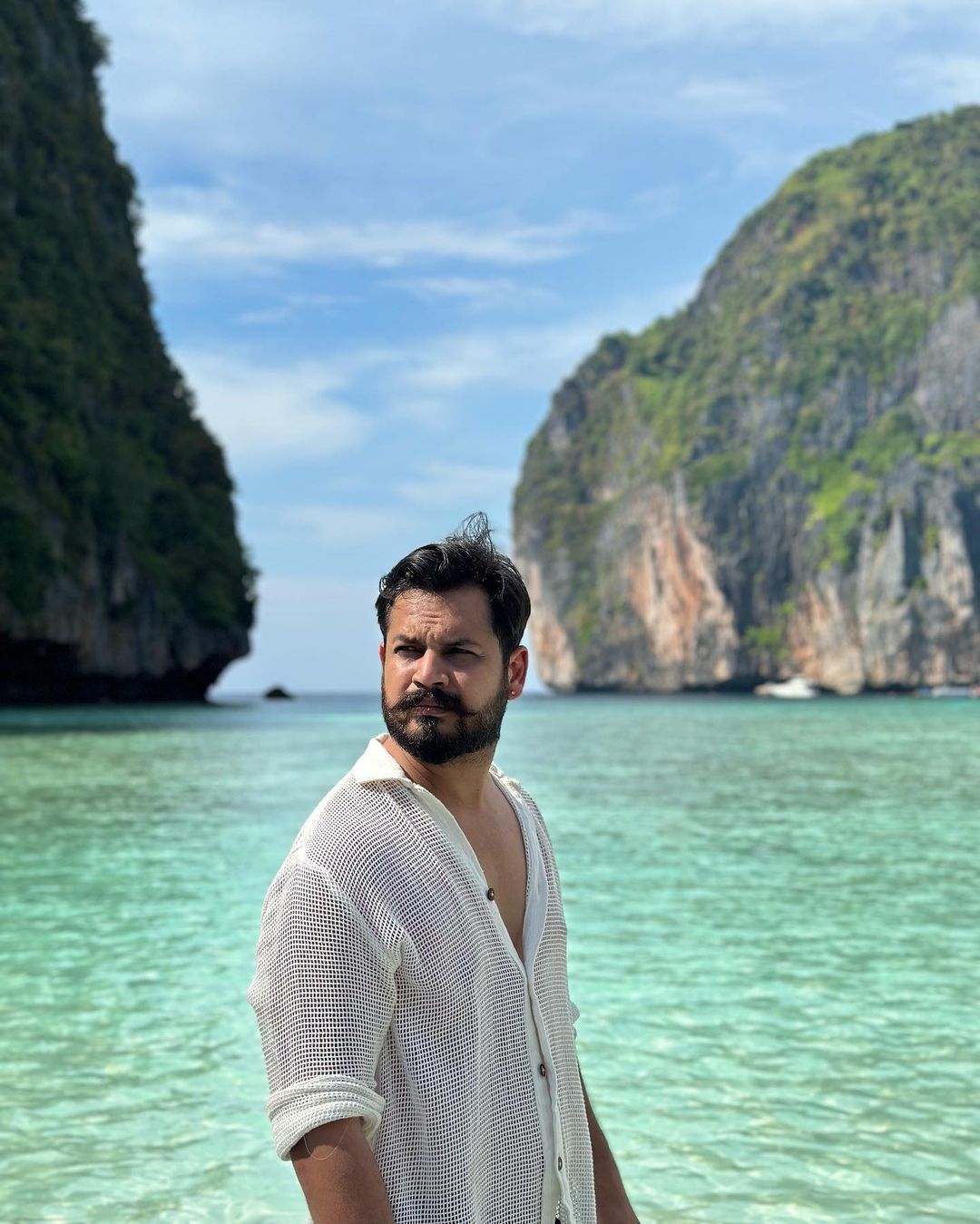 Azlan Shah And Warisha Khan Vacation In Phuket | Reviewit.pk