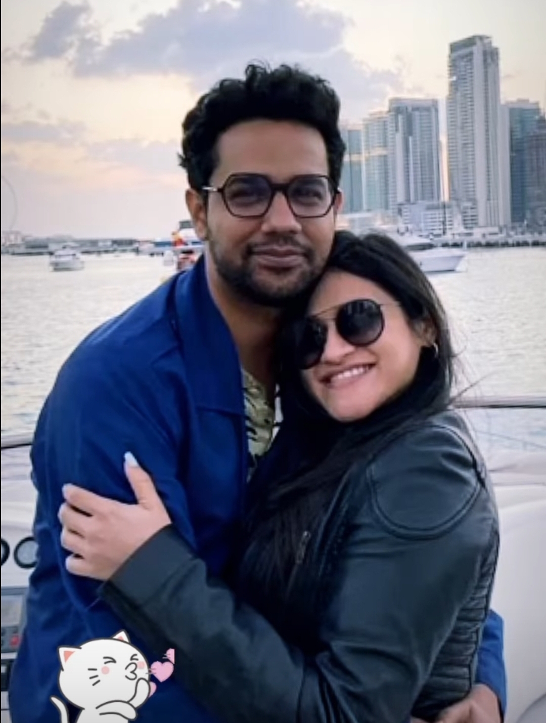 Ali Gul Pir Recent Pictures With His Wife Azeemah Nakhoda | Reviewit.pk