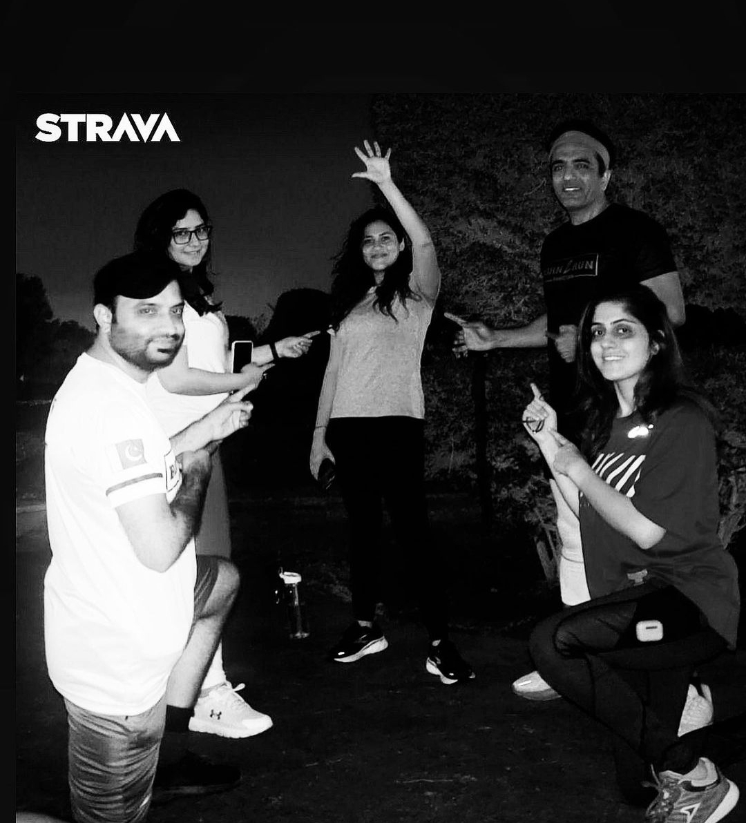 Ali Gul Pir Recent Pictures With His Wife Azeemah Nakhoda | Reviewit.pk