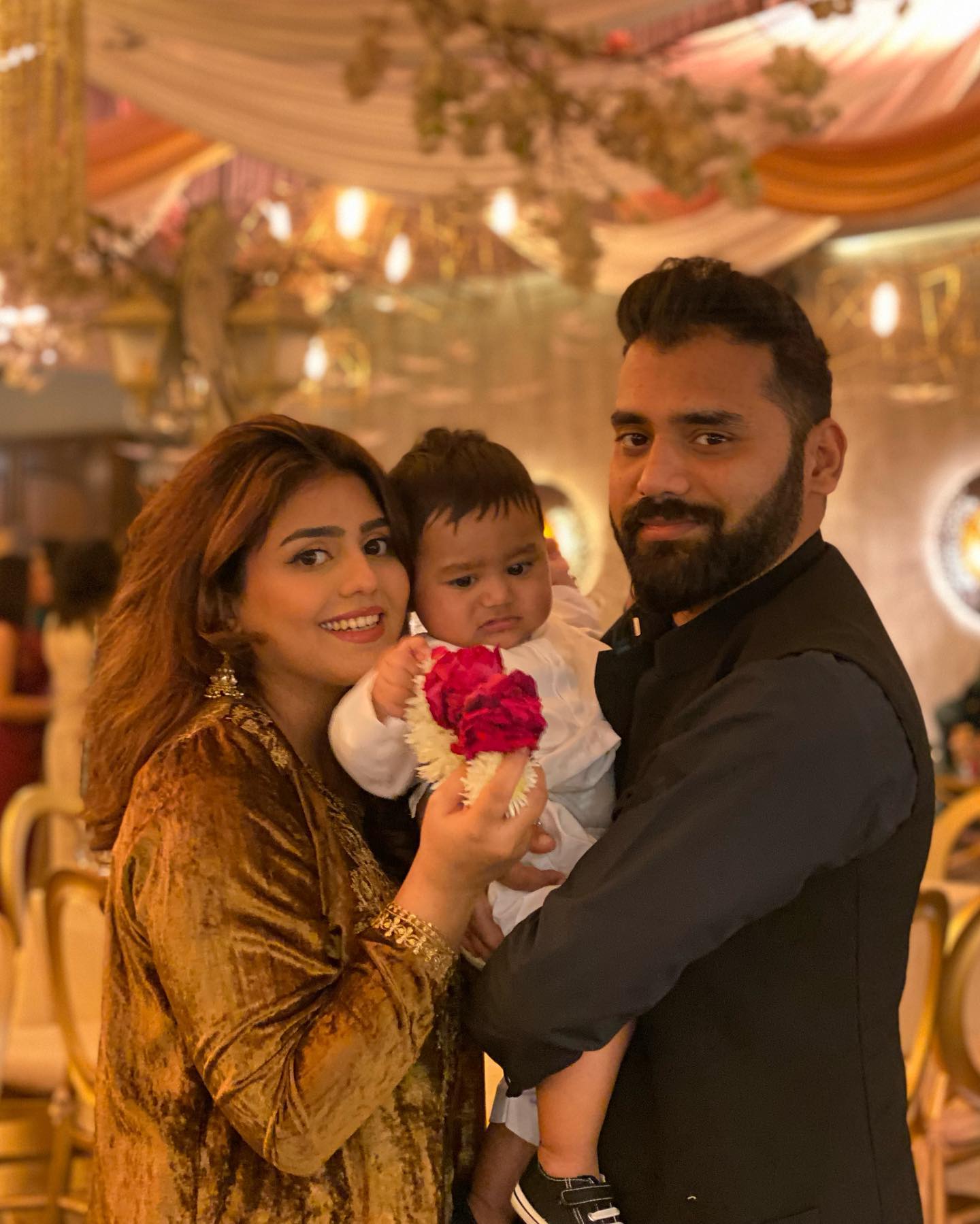 Anumta Qureshi New Pictures With Son | Reviewit.pk