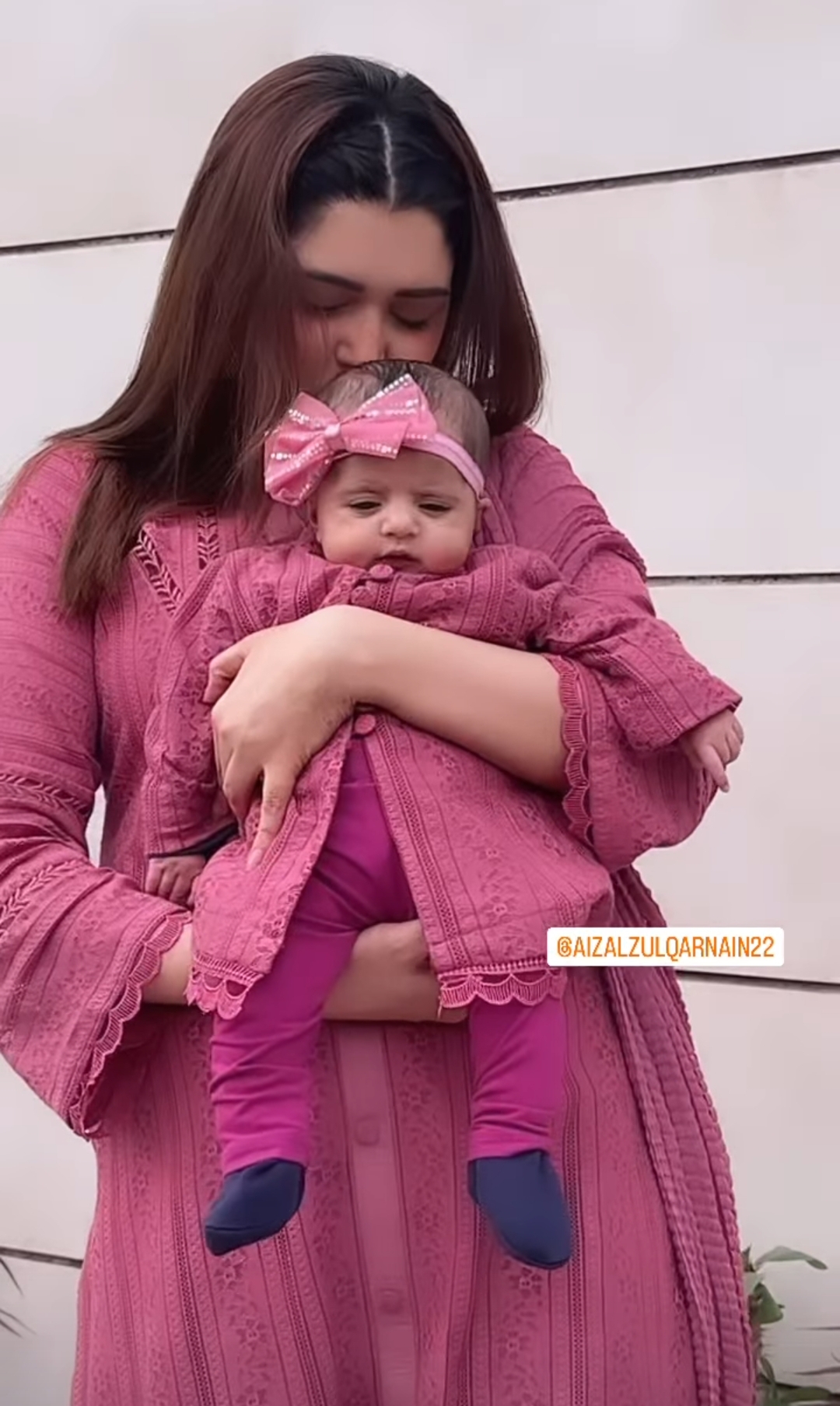 Kanwal and Zulqarnain New Pictures & Reels With Daughter | Reviewit.pk
