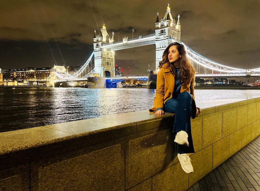 Maham Aamir and Faizan Sheikh New Unseen Pictures from Scotland ...