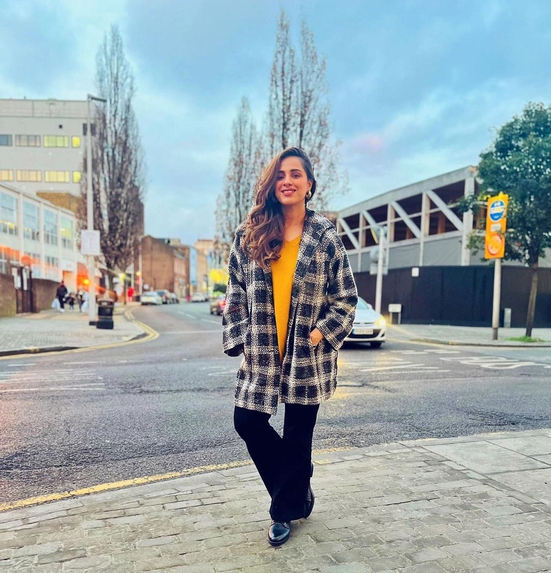 Maham Aamir and Faizan Sheikh New Pictures from London & Scotland ...