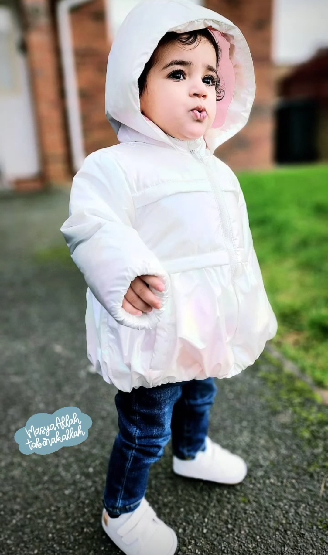 Maham Aamir and Faizan Sheikh New Unseen Pictures from Scotland ...