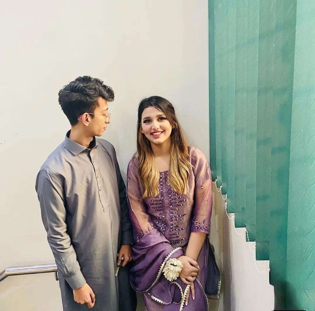 Viral Couple Nimra & Asad New HD Pictures | Reviewit.pk