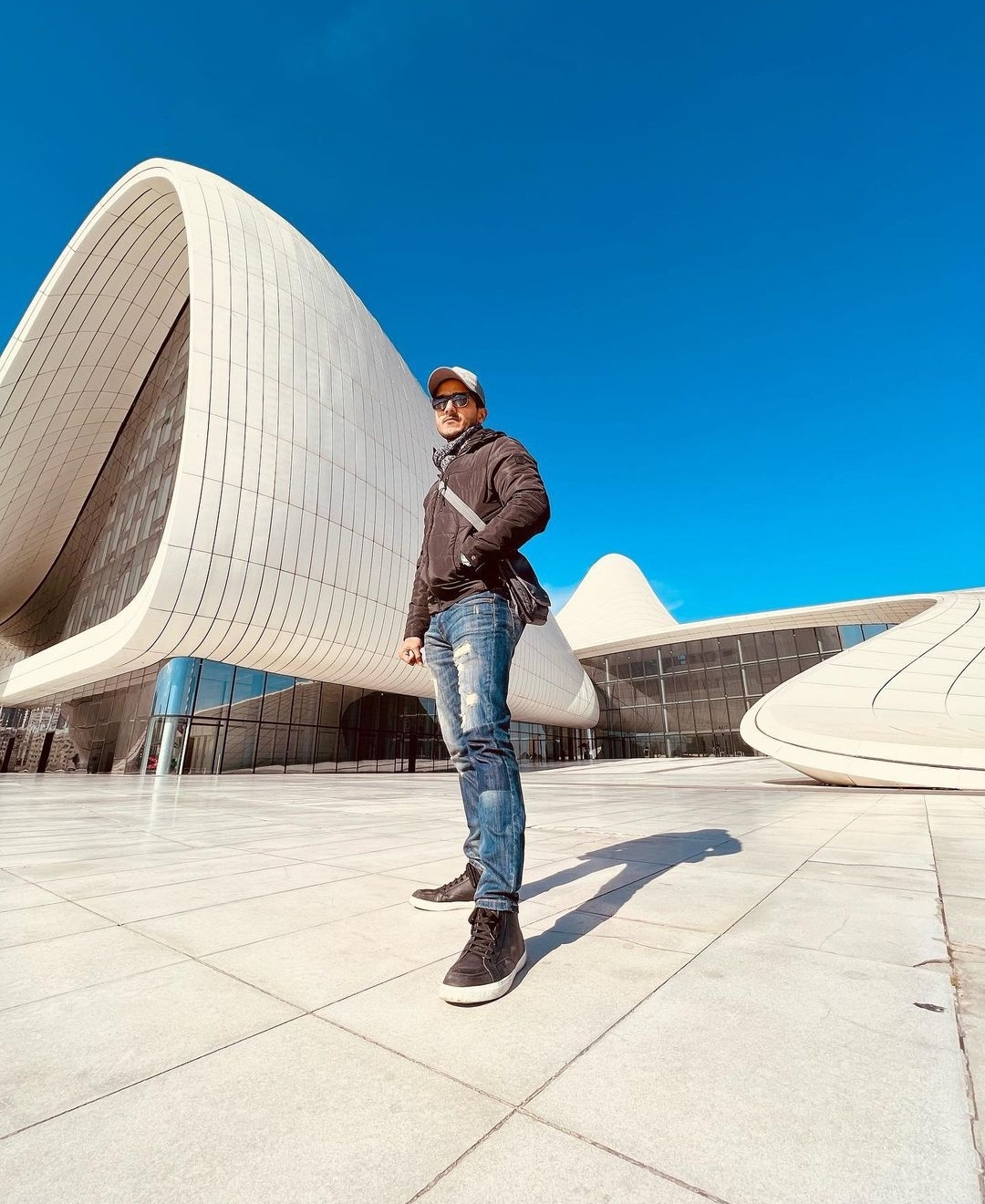 Rabya Kulsoom & Husband Celebrating 7th Anniversary in Baku | Reviewit.pk