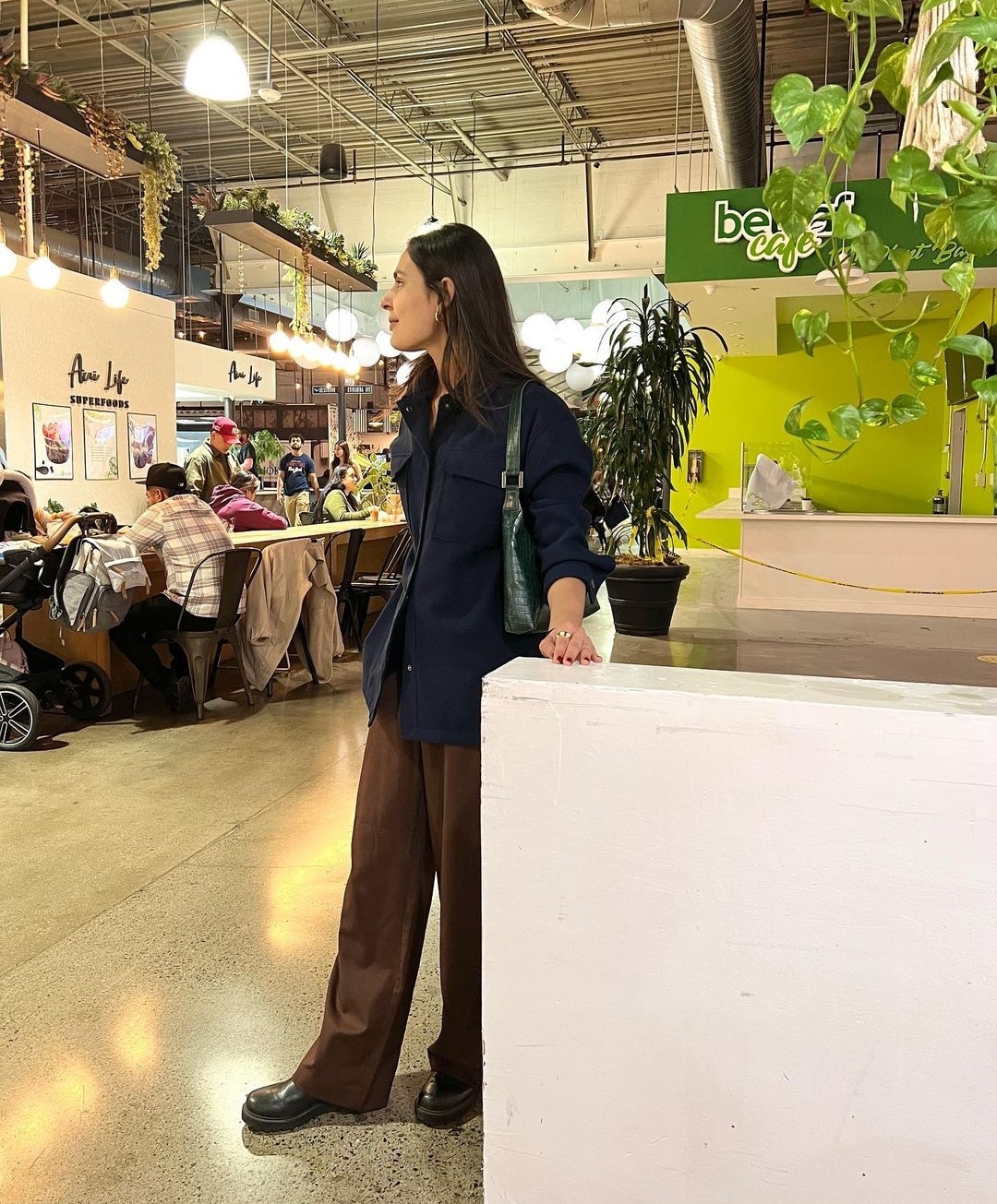 Sadia Ghaffar Shares New Adorable Pictures & Reels of Family | Reviewit.pk