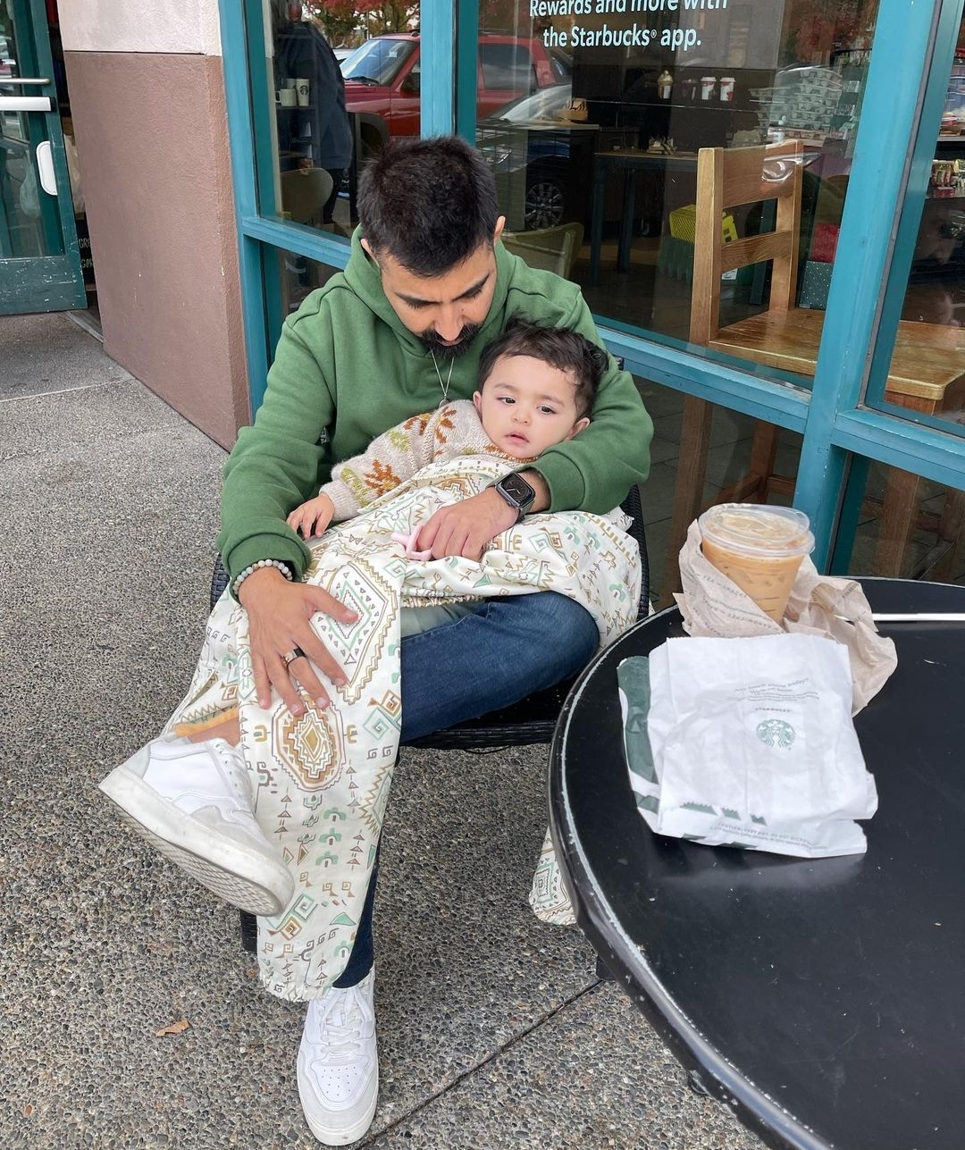 Sadia Ghaffar Shares New Adorable Pictures & Reels of Family | Reviewit.pk