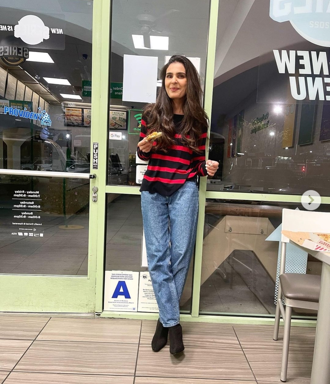 Sadia Ghaffar Shares New Adorable Pictures & Reels of Family | Reviewit.pk