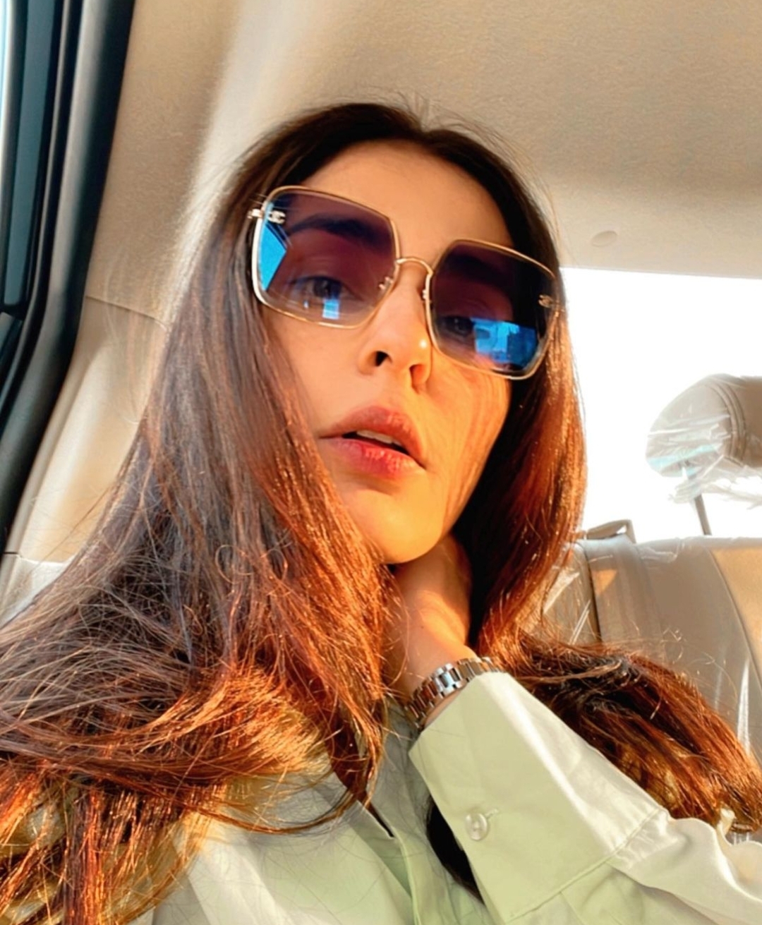 Sadia Ghaffar Shares New Adorable Pictures & Reels of Family | Reviewit.pk