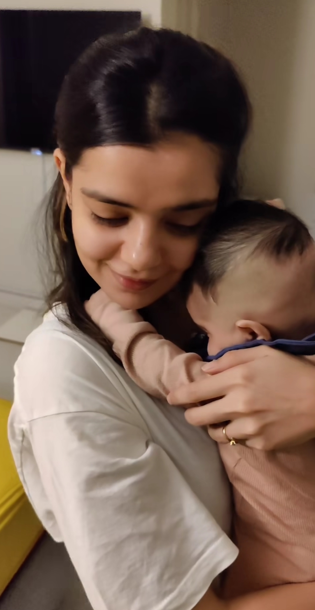 Srha Asghar Shares New Pictures of Son Ehaan | Reviewit.pk