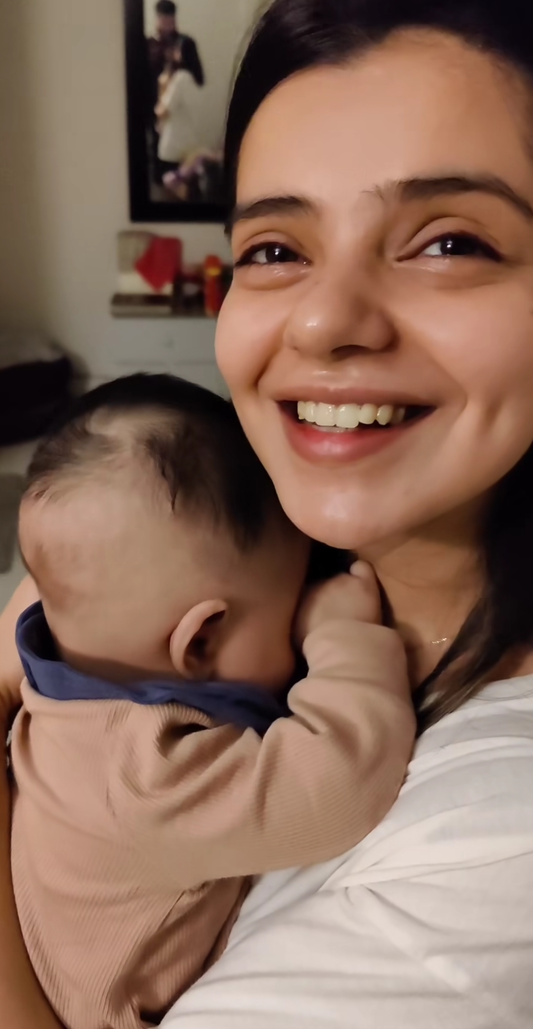 Srha Asghar Shares New Pictures of Son Ehaan | Reviewit.pk