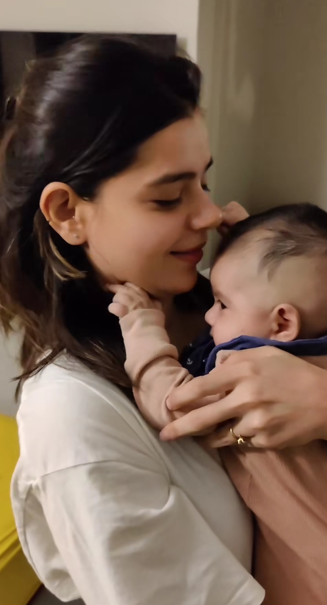 Srha Asghar Shares New Pictures of Son Ehaan | Reviewit.pk